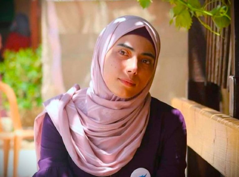 Hiba Hamal Abu Nada, poetisa, novelista y activista palestina | Diario Octubre