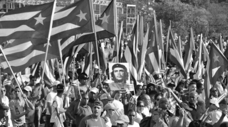 Cuba ante un inminente ataque imperial. “Al combate corred bayameses ...